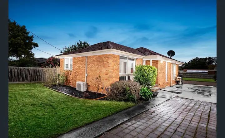 Seaford Bliss: Coastal Retreat - Frankston
