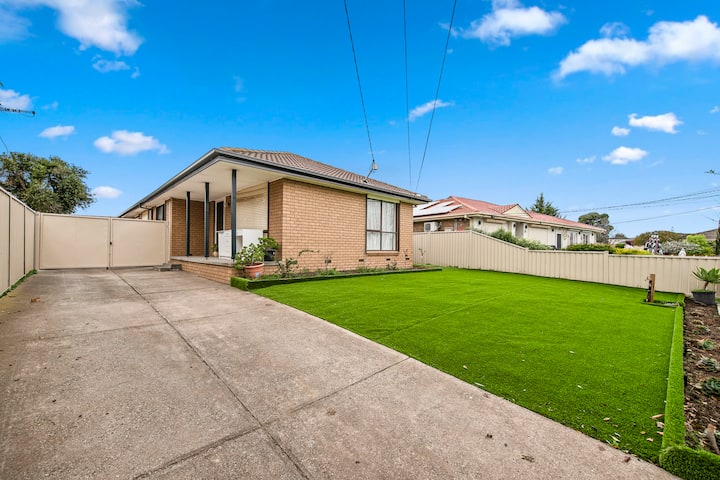 Large House For Large Groups - St Albans
