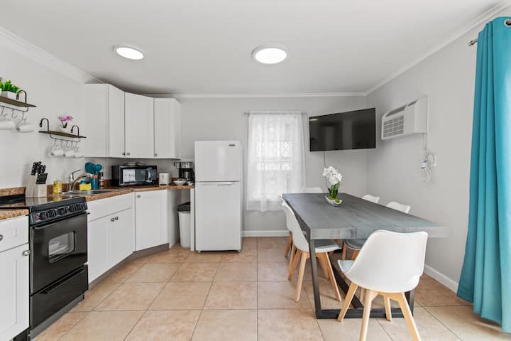 Spacious Family 4bd Suite Steps To The Beach (444) - Old Orchard Beach, ME