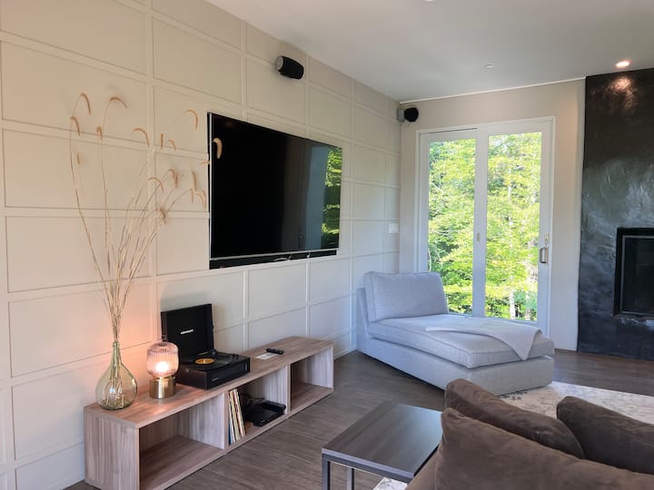 Private Modern Farmhouse On 12 Acres, Pet-friendly - Culpeper, VA