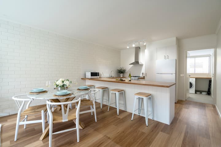 50m Walk To River , Pet Friendly, Spacious - Geelong