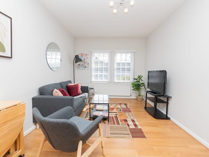 Bright Modern One Bed Apartment - Bath City Centre - Bath