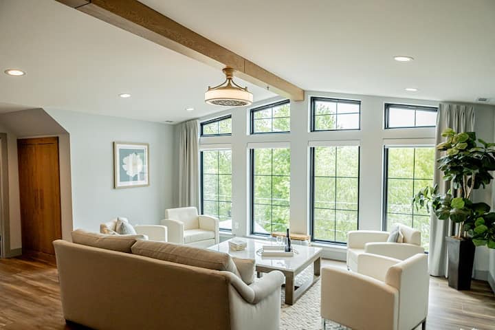 Penthouse Suite - O'Fallon, MO