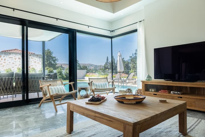 Comfy, Spacious, Stylish  Villa With Private Pool - Bodrum