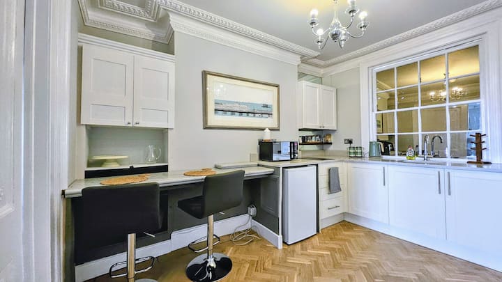 Innit Joy 3 - Double Studio - Brighton