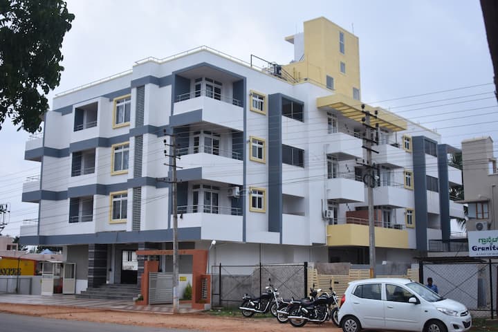 Golden Bells Apartment - Mysuru
