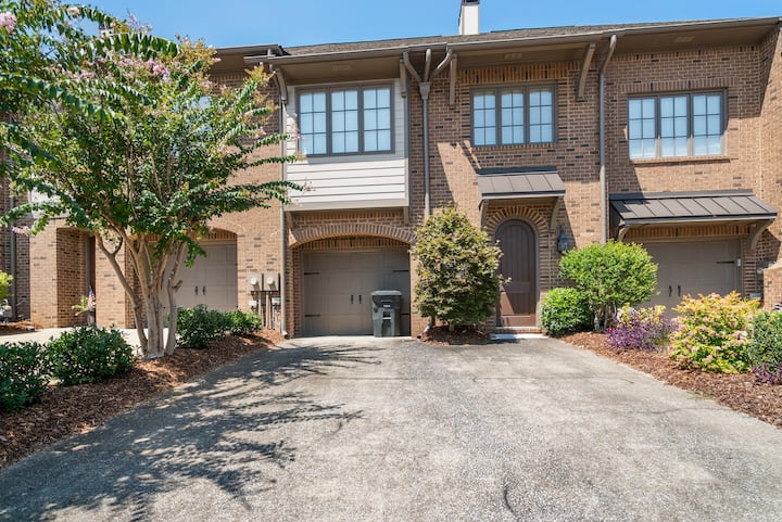 Quiet 6 Beds Spacious - Hoover, AL