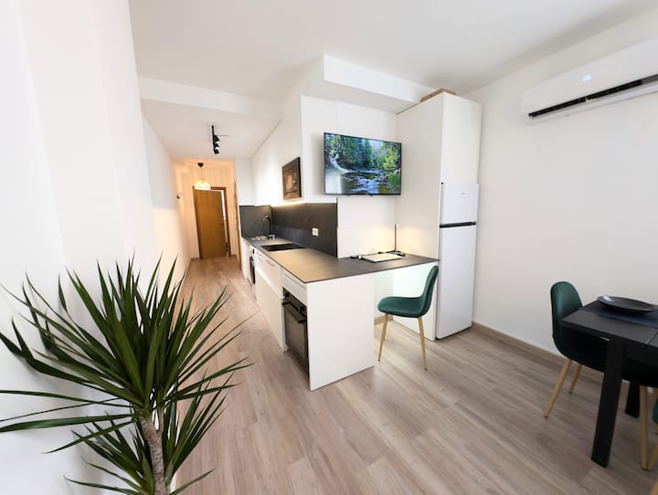 Apartment In The Old Town, Near Plaza De La Merced - Malaga