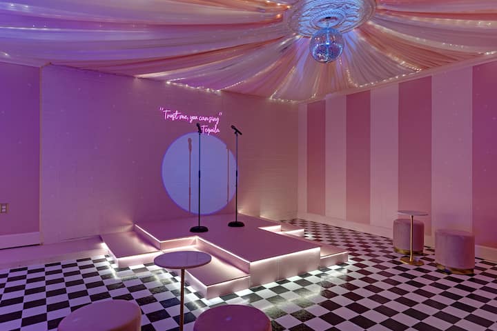 New! - The Pink Palace W/ Karaoke Room - Mesa, AZ