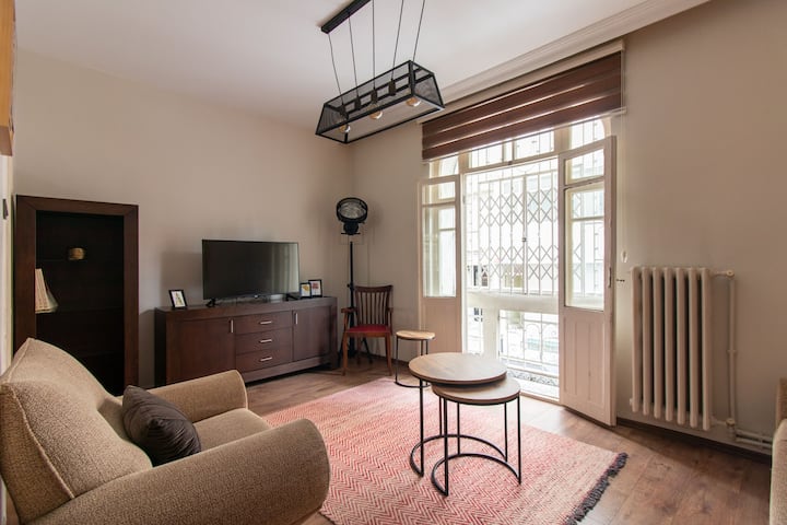 Historic 2br Nisantasi Sisli Flat High Ceilings - Istanbul