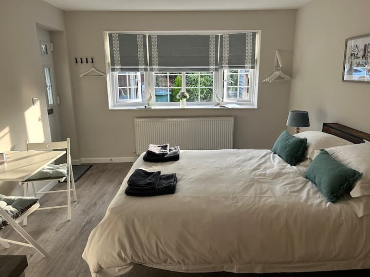 New Forest Self Contained Annexe - White Oaks - New Milton