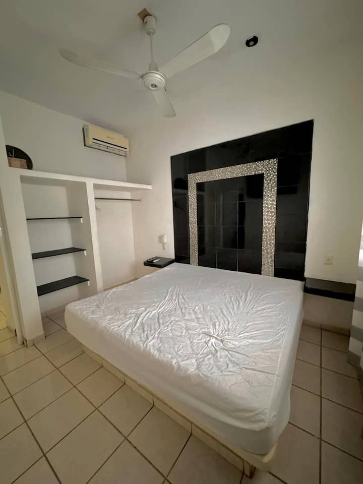 Muro Departamentos. - La Peñita de Jaltemba