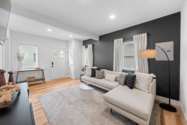 Spring Escape 25% Off Ohiocity- Trendy 2br Ohio - Cleveland, OH