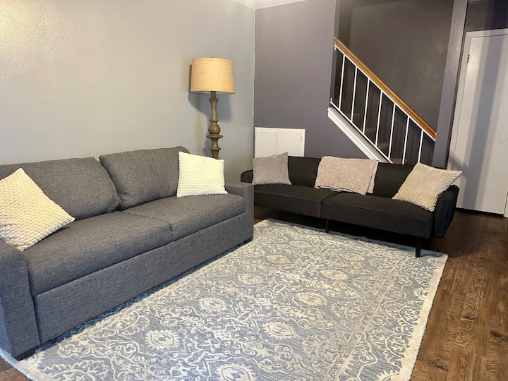 Condo With Pool-close To A&m. King Bed, Wifi. - Bryan, TX