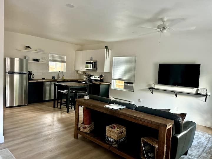 Downtown Studio- Walkable To Downtown - Colorado Springs, CO