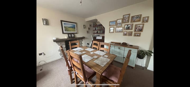 Family Room In Friendly Home! - Pontypridd