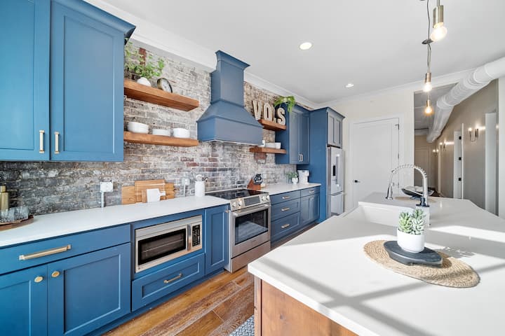 Knoxtopia - Brand New Condo In Iconic Century Bldg - Knoxville, TN