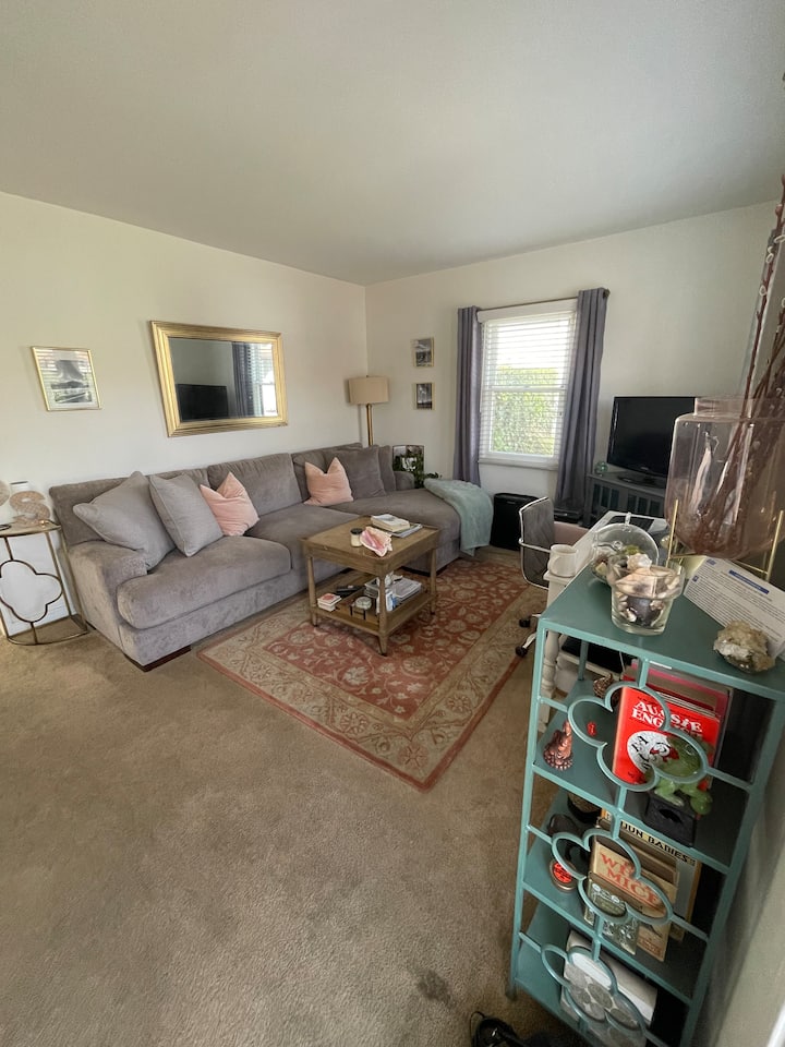 Quiet 1bd/1ba Cottage - Santa Barbara, CA