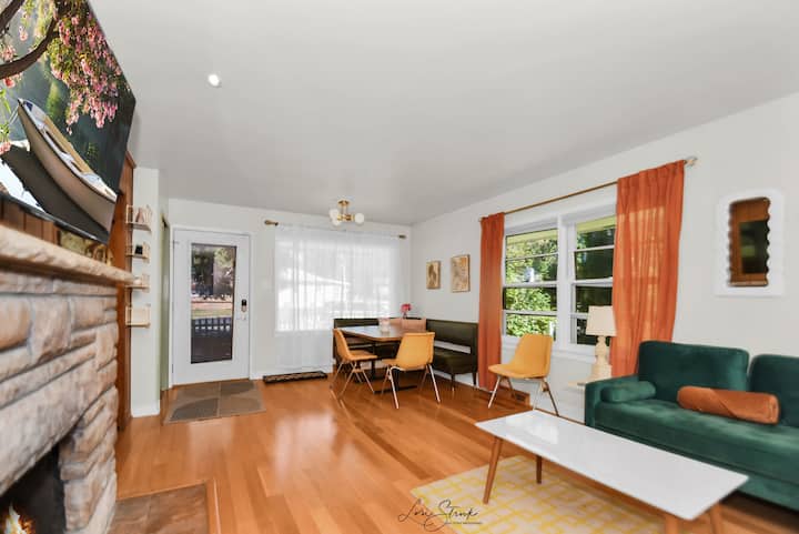Mid-century Beach Oasis - Portage, IN