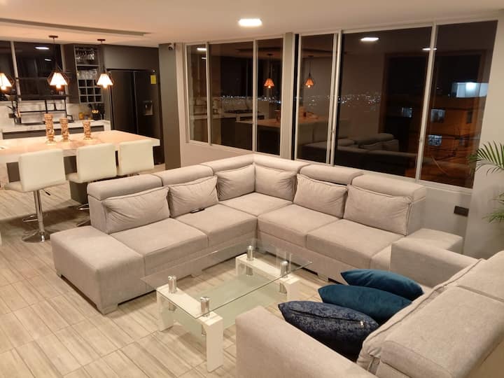 Acogedora Suite Con Parqueadero - Quito (Ecuador)
