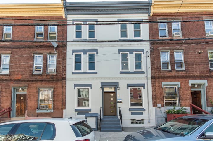 For Large Groups Visiting Penn. Spacious & Private - Ardmore, PA