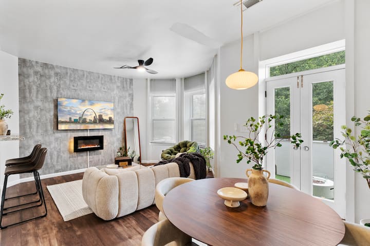 2 Bedroom Retreat In Cwe With Private Balcony - Saint-Louis, MO