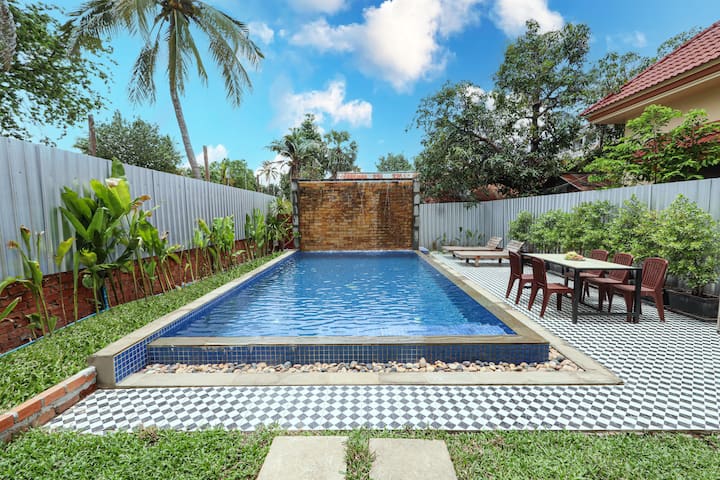 4 Bedroom Private Pool Villa (2.5 Mile To Center ) - Cambodia