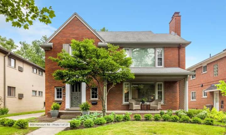 Grosse Pointe Executive Retreat - Grosse Pointe, MI
