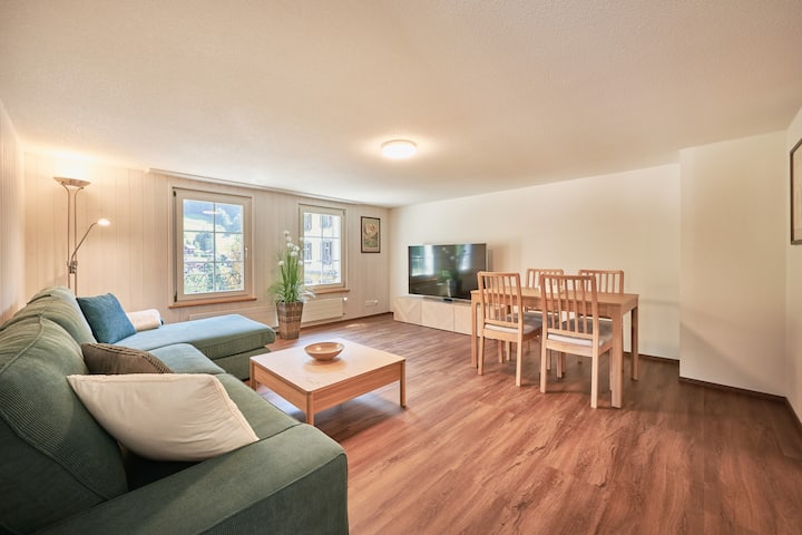 Central Location, Fresh Renovated And Comfortable - Lauterbrunnen