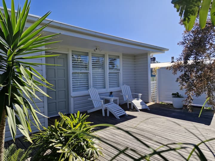 Caves Bungalow Coastal Beach Getaway - Caves Beach