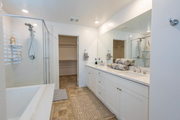 Luxurious Home W/breathtaking Views - Redlands