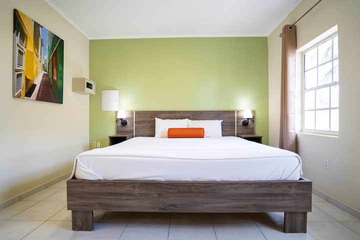 King Bedroom Apartment, Poolview - Curaçao