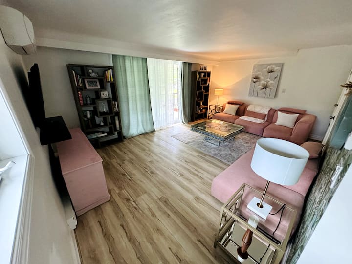 Charming Apt 10 Minutes To Falls, Free Parking. - Niagara Falls