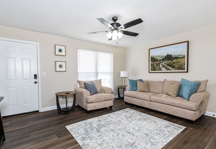 Fenton Stl Walnut Trails 3br/2ba Family Home - Kirkwood, MO