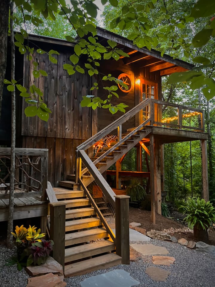 Stella Vista Romantic Mountain Treehouse - Walhalla, SC