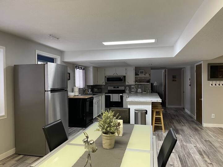 Spacious Basement Apartment - Layton, UT