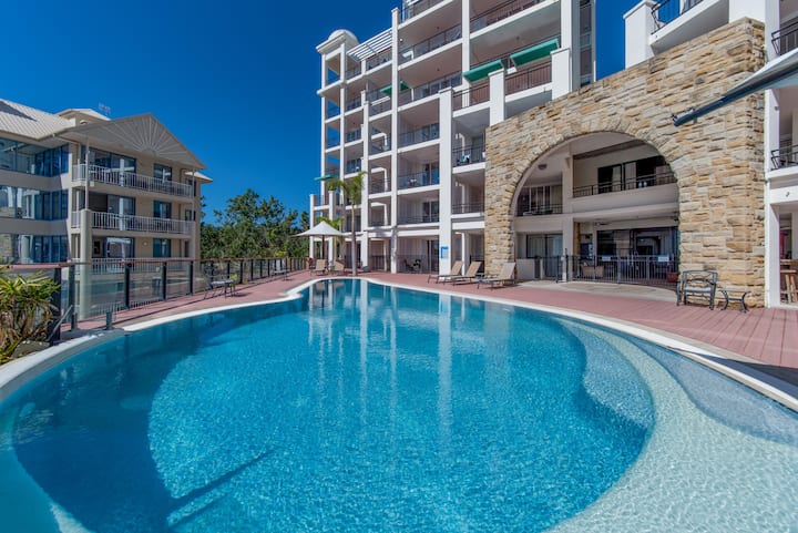 Harbour View King Suite With Spa - Airlie Beach
