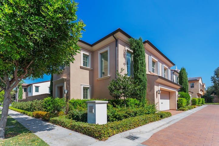 Modern Clean Single Family House - Irvine, CA