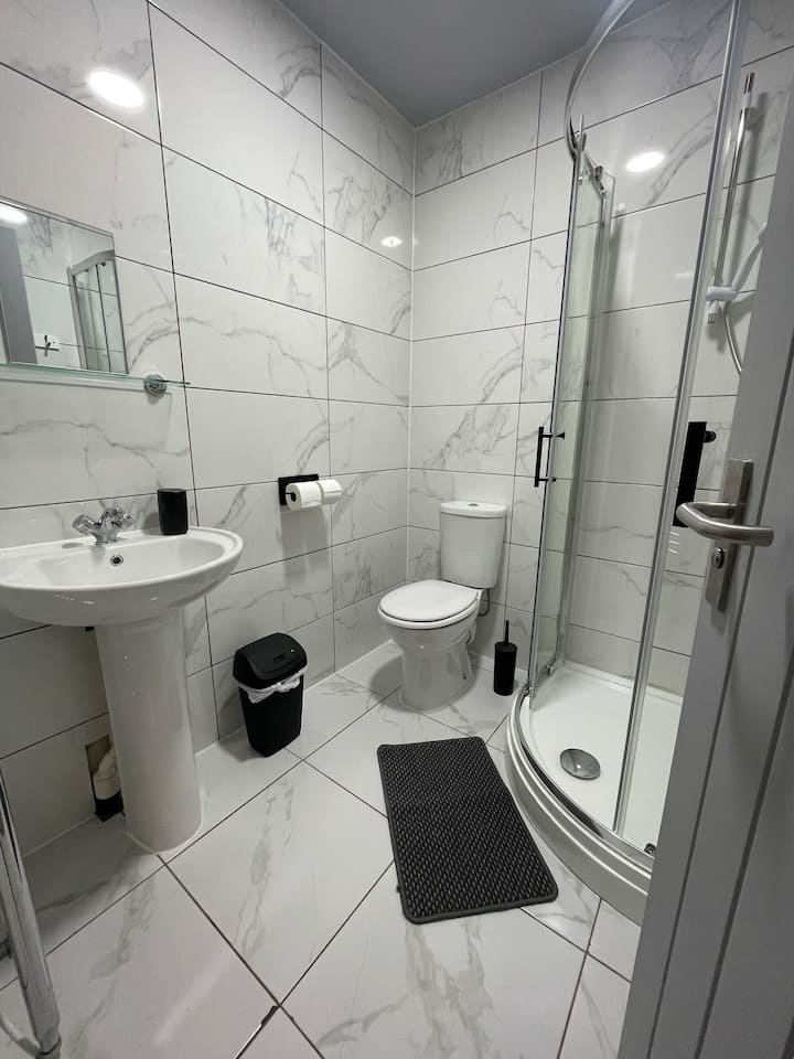 Dublin Suite - Long Stays/ Contractors - Preston