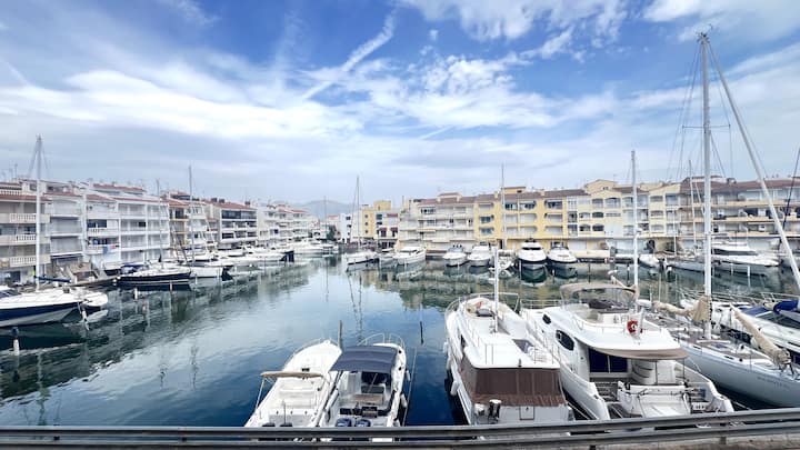 Apartamento A Frente Al Canal Con Terraza - Empuriabrava