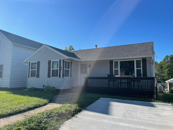 Hilltop Hideaway - Goose Lake, IA