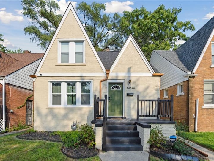 The Urban Delight In Detroit-dmc And Detroit Lions - Detroit, MI