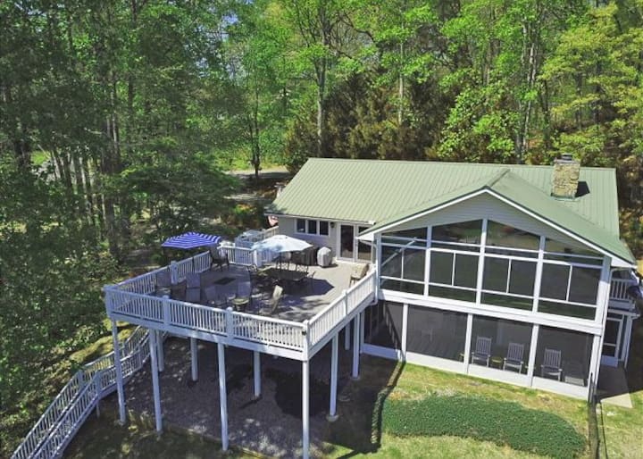 Lakeview Vista  4 Bedroom W/view - Young Harris, GA