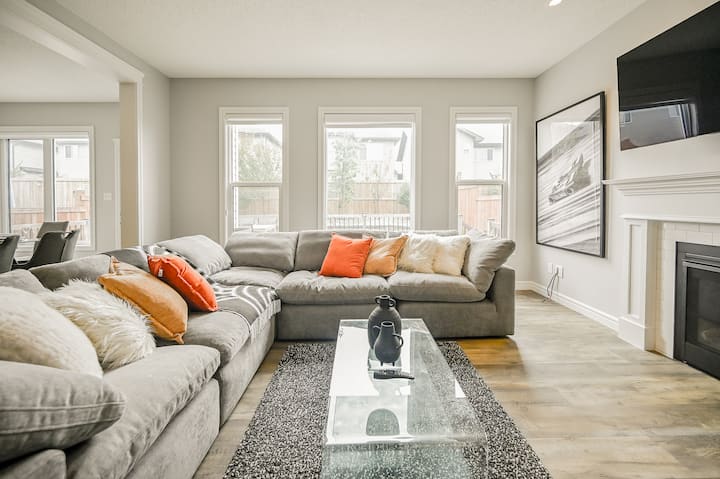*Windermere Executive House!*ac!vibe Only/ Sleep10 - Edmonton