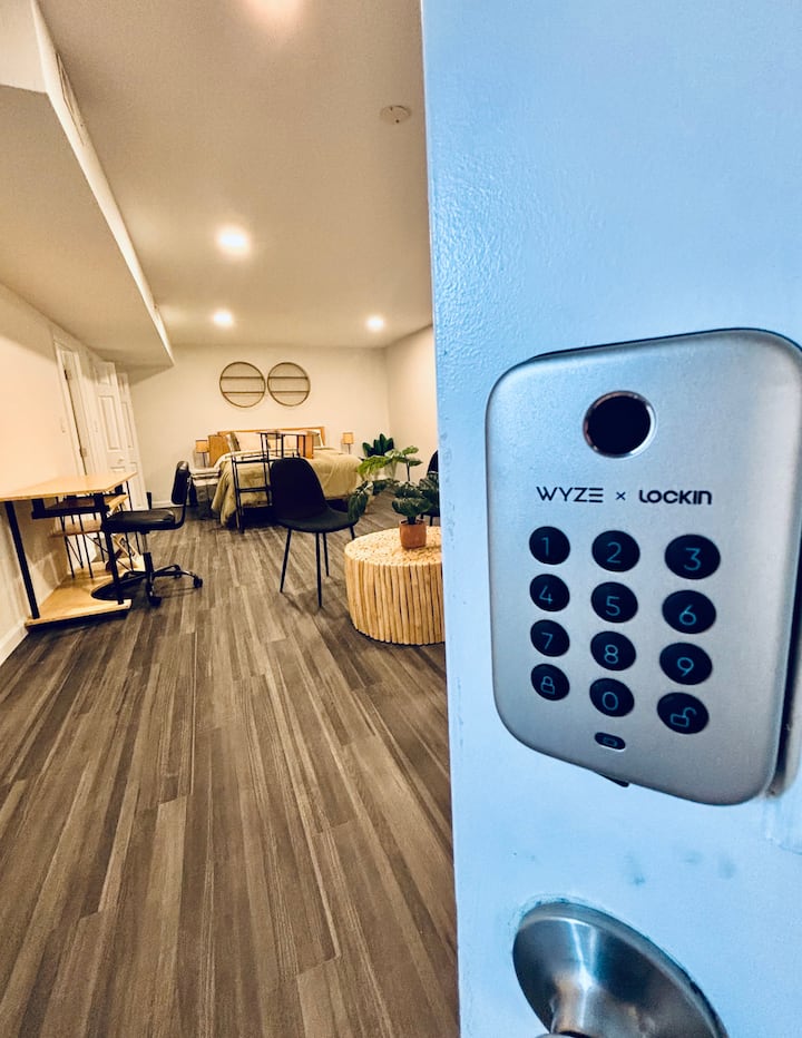 Mid Term. Private Oasis & Entry - Chattanooga