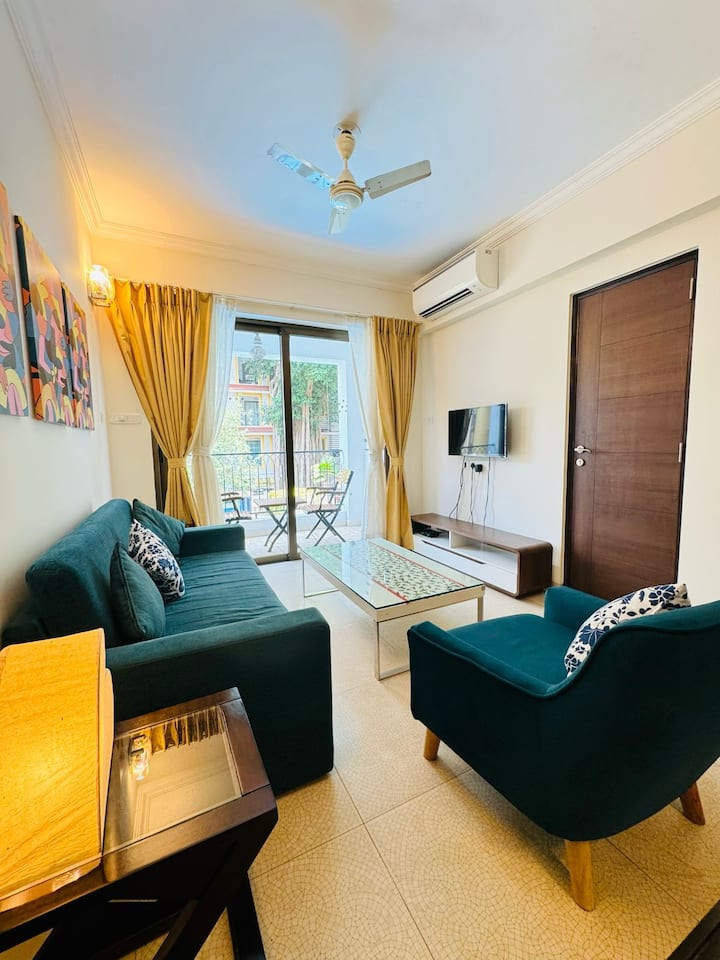 Luxury Poolside Escape: Premium 1bhk,5min To Beach - Goa