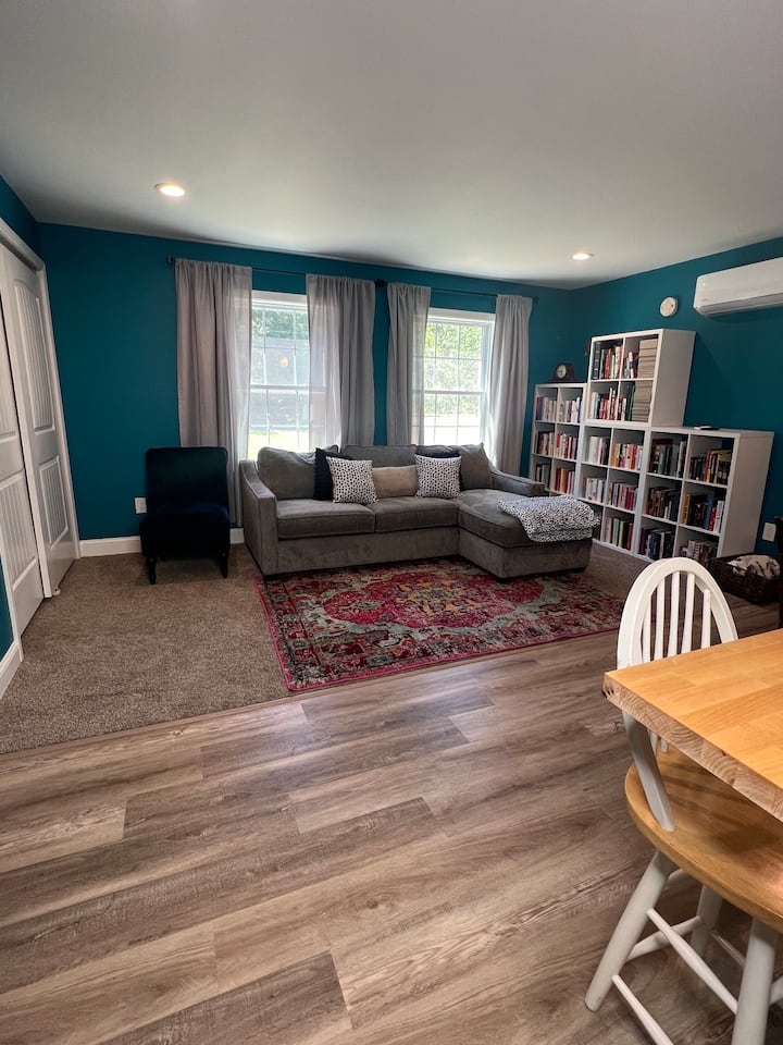 Casco Road Apartment - Brunswick, ME