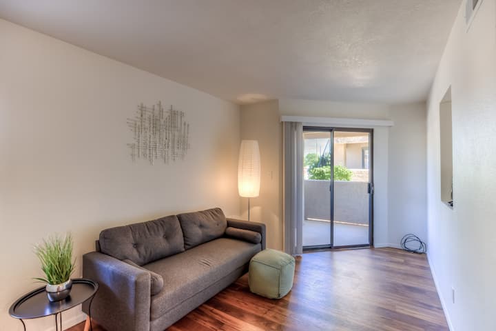 Mid-town Cozy 1b Condo - Tucson, AZ