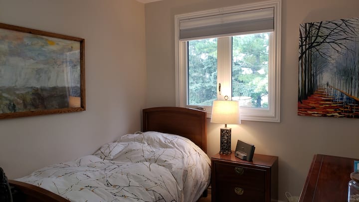 Room+ In West End Kingston Home - 京斯敦