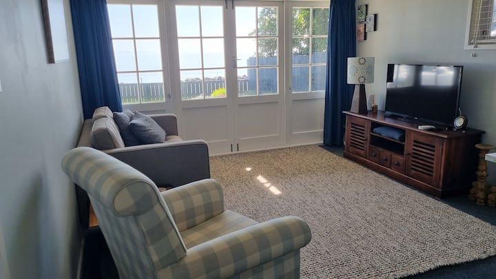 Coastal View Air Bnb - Thames